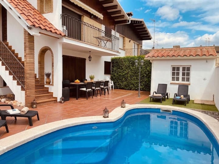 Private Villa With Pool & Bbq | Barcelona - Comarruga