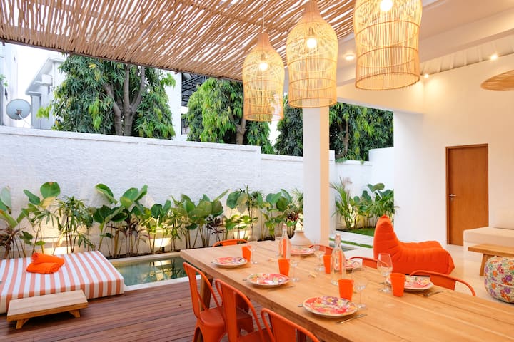 Stylish 2br Pool Villa Near Uluwatu - Australia