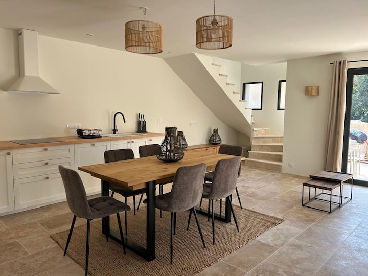Maison à Fontvieille 3 Suites Avec Piscine - Fontvieille