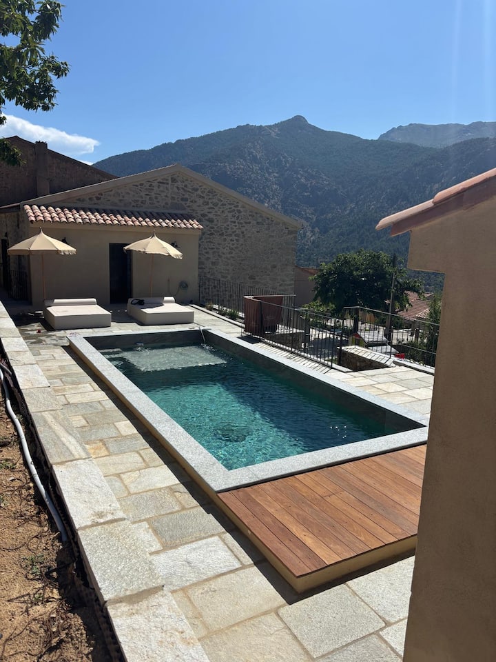 Maison En Pierre Avec Piscine
Proche Corte - Corte