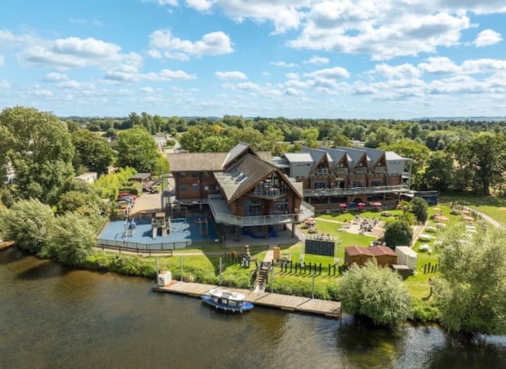 Peaceful Caravan Stay In Stratford Upon Avon - Stratford-upon-Avon