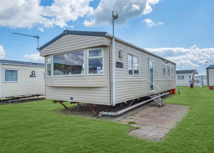 Gold Caravan, Parking, Ensuite, Decking & Sea View - Kidwelly
