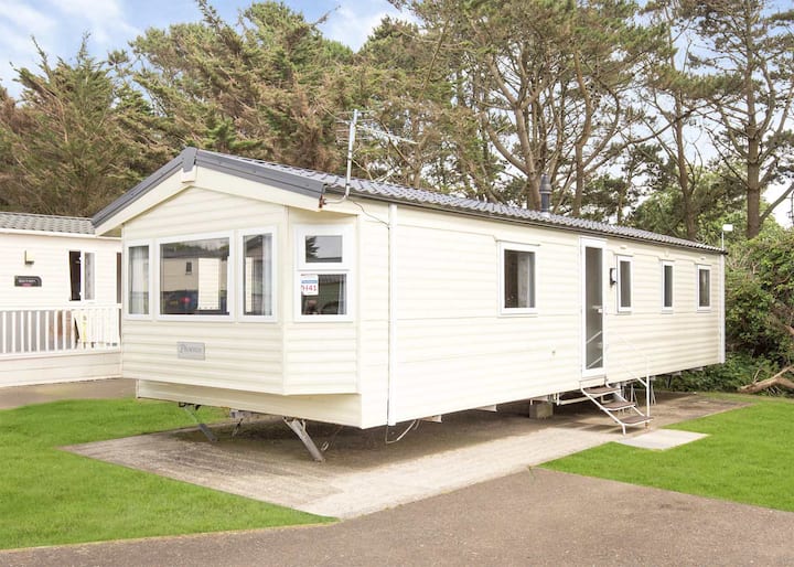 Silver Caravan With Parking, Decking & Sea View - Pembrokeshire