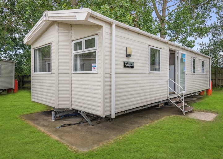 Silver Caravan With Parking - Nairn