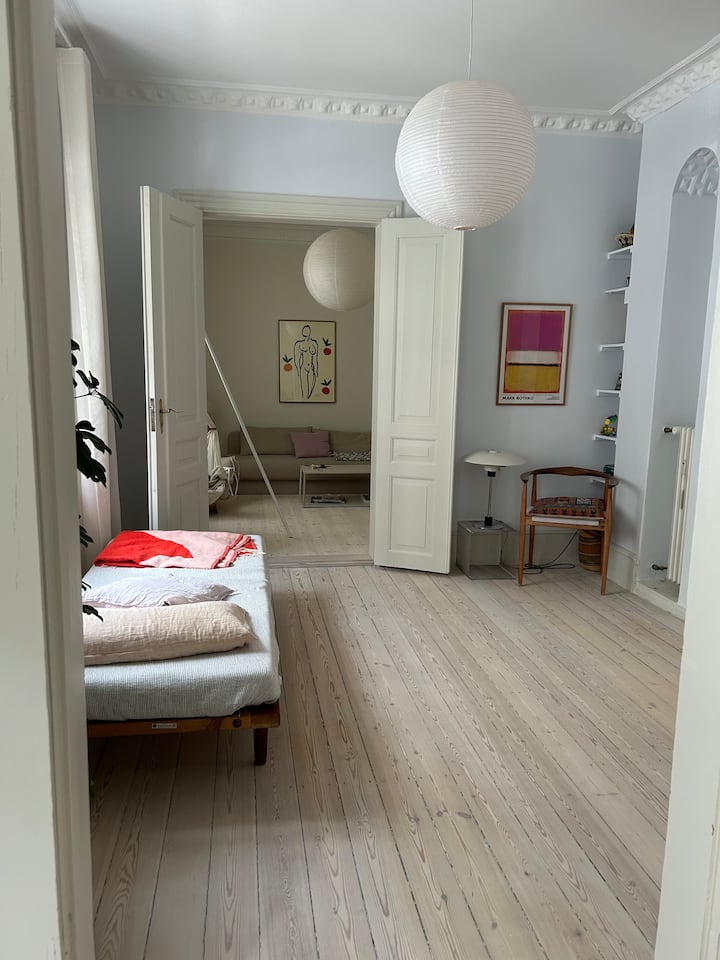 Stylish Townhouse Apartment Next To The Lakes - Copenhagen