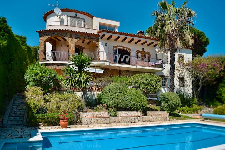 Superbe Villa Costa Brava
10p, Piscine, Vue Mer - Platja d'Aro