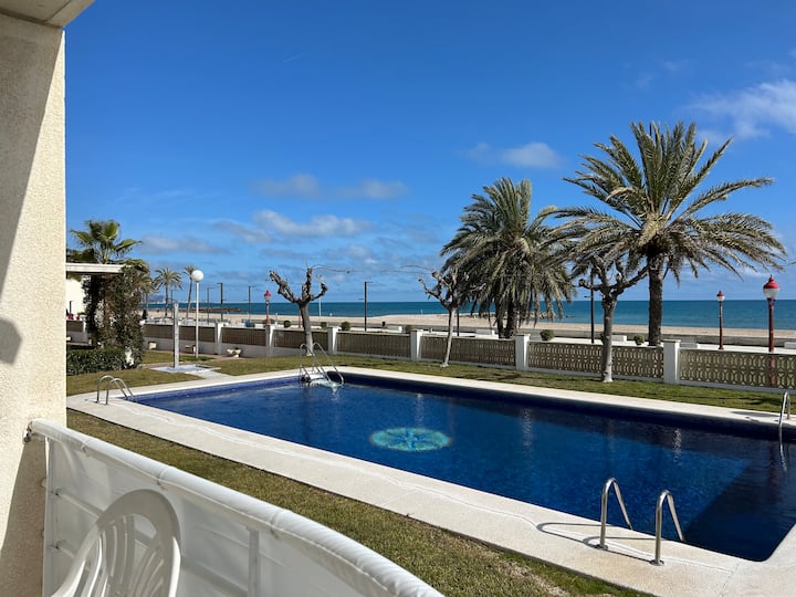 Au Bord De La Plage. - Vilanova i la Geltrú