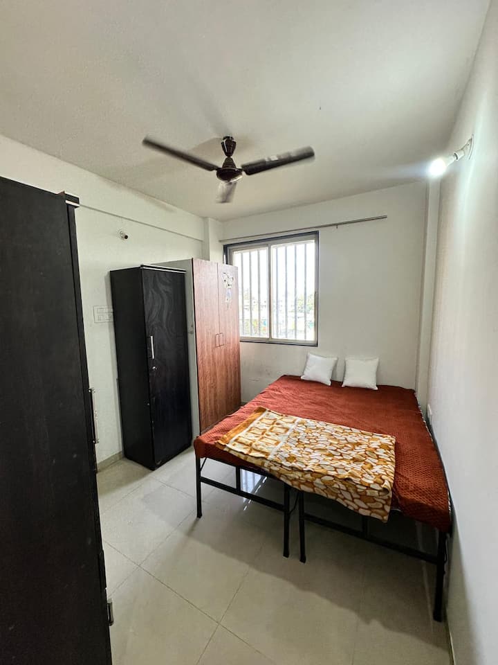 1bhk Furnished Flat With Kitchen Utensils - Nasik