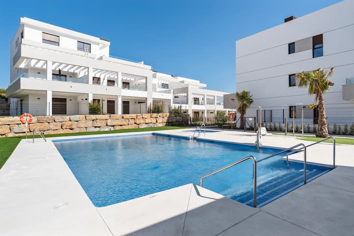 Sea Breeze Deluxe Apartment - Spagna
