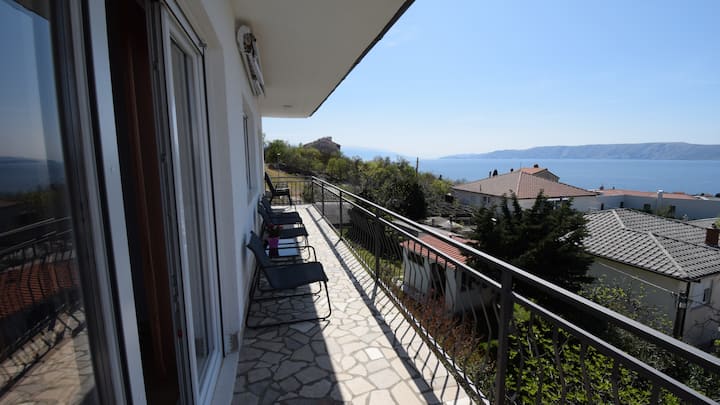 Apartman Adriana With Sea View By Villas Guide - Novi Vinodolski