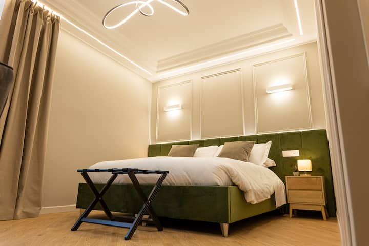Mom Apartment | Deluxe Room In Tivoli Center - Tívoli