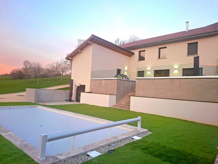 Maison Familiale En 
Campagne - Cruseilles