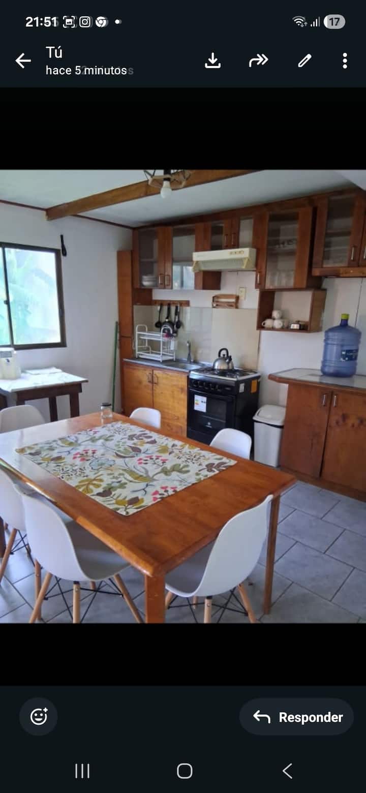 Kauraki Hangaroa Familiar - Easter Island