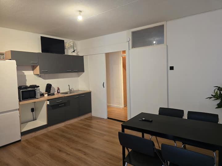 Όμορφο Ισόγειο Διαμέρισμα με 2 Υπνοδωμάτια - Roermond