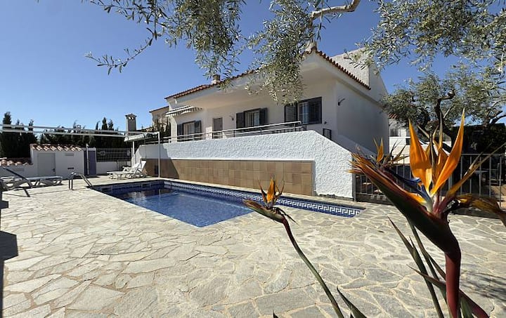 Casa Con Piscina Privada A 200 M De La Playa - L'Ampolla