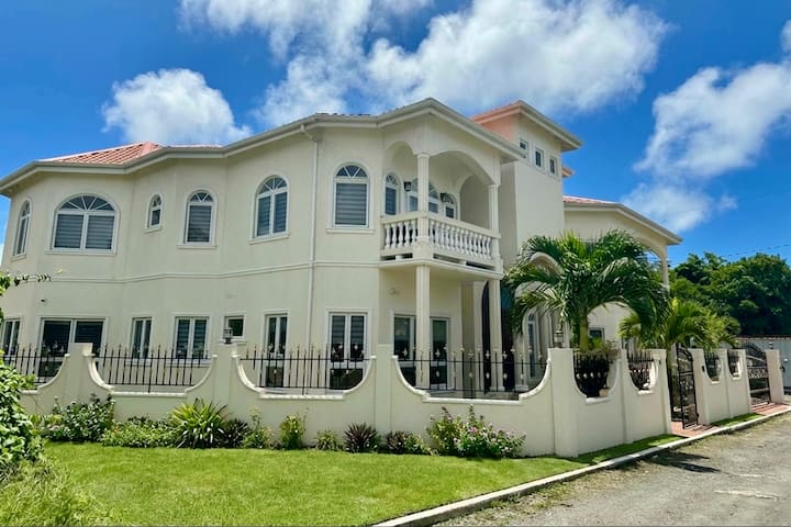 Manor House Residence | Luxury Villa Sleeps 14 - Saint Lucia