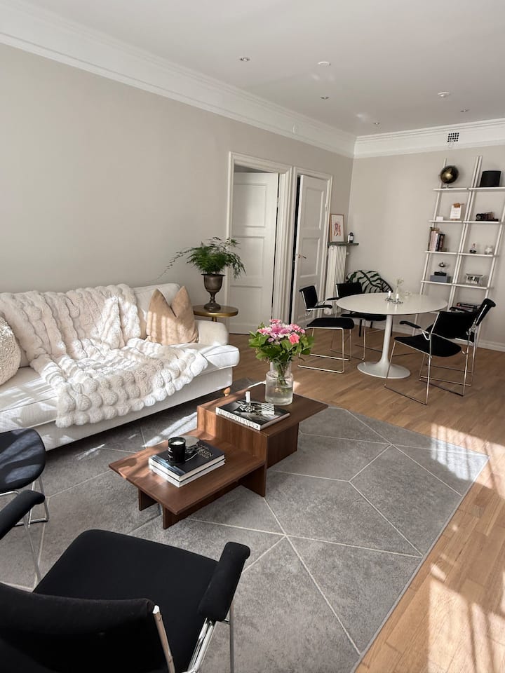 Stylish & Spacious Flat In Top Location - Stockholm