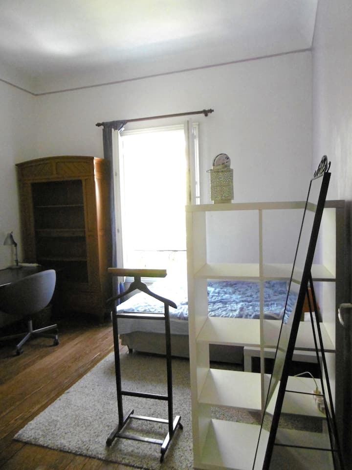 Chambre éQuipée Dans Un Bel Immeuble - Bordeaux