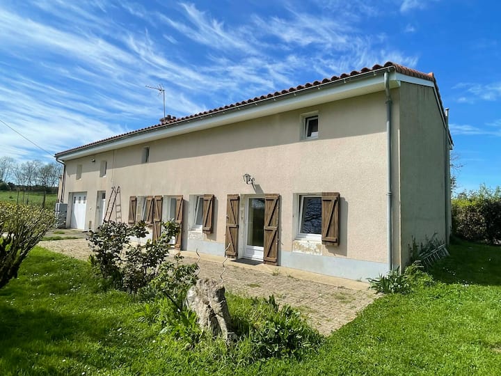 Maison Individuelle à La Campagne Sans Vis-à-vis. - La Crèche