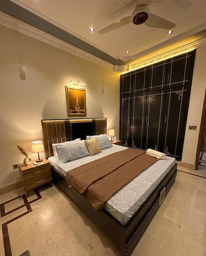 2 Br Cozy Apartment Near Airport - Karachi