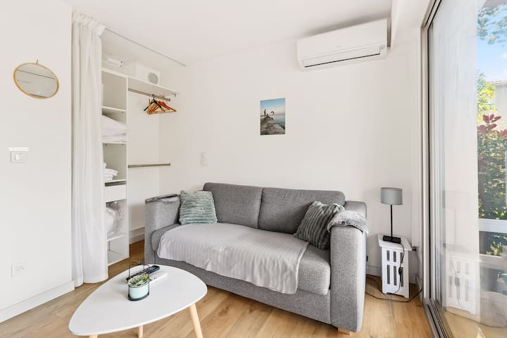 Magnifique Studio – Terrasse - Parking & Piscine - Antibes