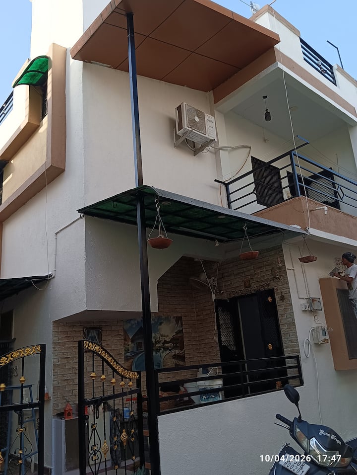 An Good House To Stay With Family Peacefully. - Ambaji