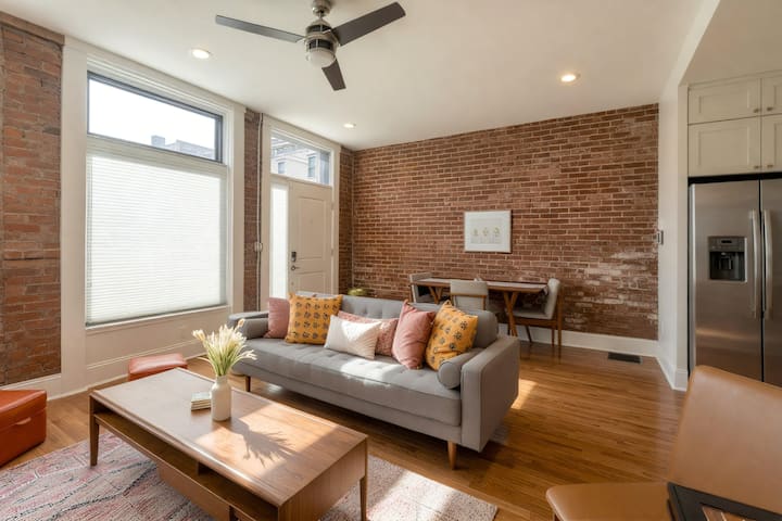 Otr House: Rooftop Deck & Parking 3br 2.5ba - Covington, KY