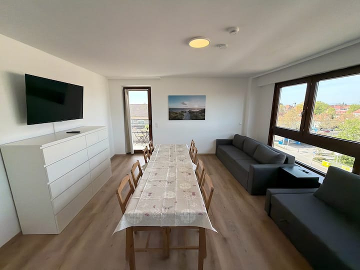 Modern 3-room Apt. With Big Living Room & Balcony - Karlsruhe