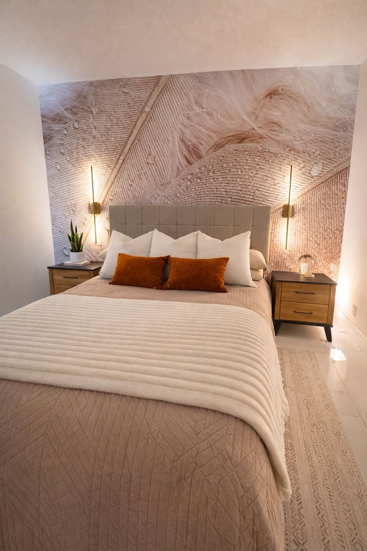 Modern Cozy Miami Retreat Patio & Free Parking - Everglades, FL