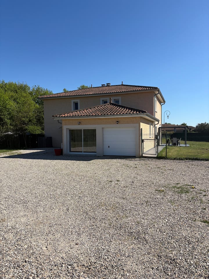 Maison Chaleureuse Et Lumineuse - Meyzieu