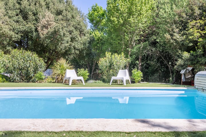 Halte Poésie En Terre De Provence Avec Piscine - Nans-les-Pins