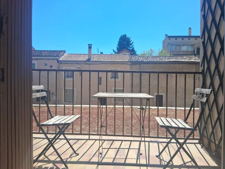 Grand Apt Rénové Avec Balcon, à 10 Min Des Rempart - Avignon