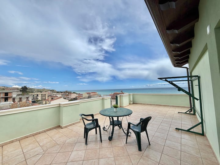Appartamento Sunrise Con Ampia Terrazza Vista Mare - Bova Marina