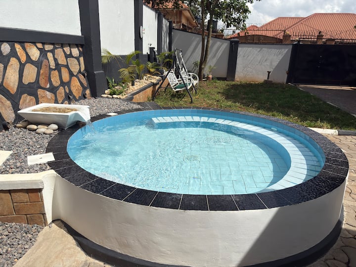 Standalone Residence With Pool, Ac And Inverter - Uganda