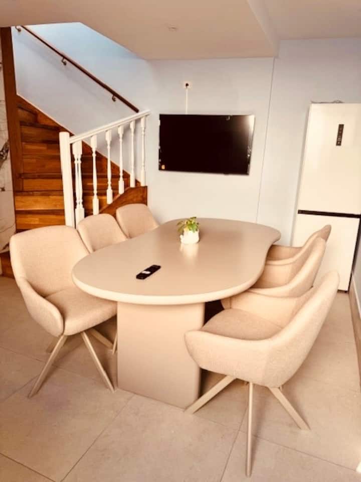 Stylish Scandinavian 3 Bed Home In Stockholm - Sundbyberg