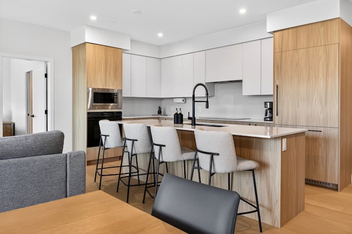 Zara | Vale Lakeview • Near Wineries - Kelowna