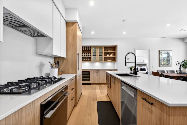 Zara | Horizon Lakeview • 5 Min To Wineries - Lake Country