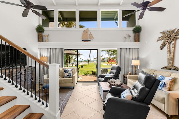 Unit 33, Blue Horseshoe, 2 Bedroom Beach Condo - Laguna Beach, FL