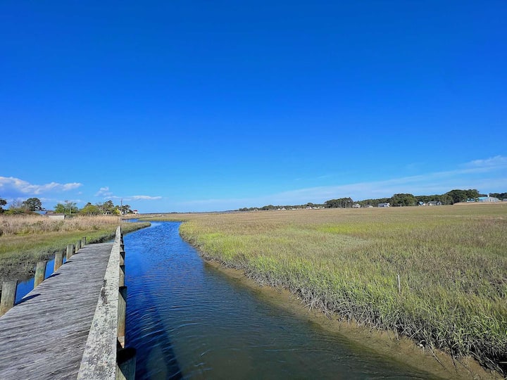 2br Getaway | Water Views & Dock Access - Chincoteague, VA