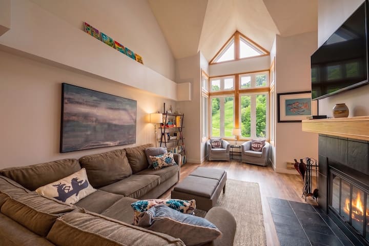 Bright 2bdr Condo - Ski Hill Views - Thornbury