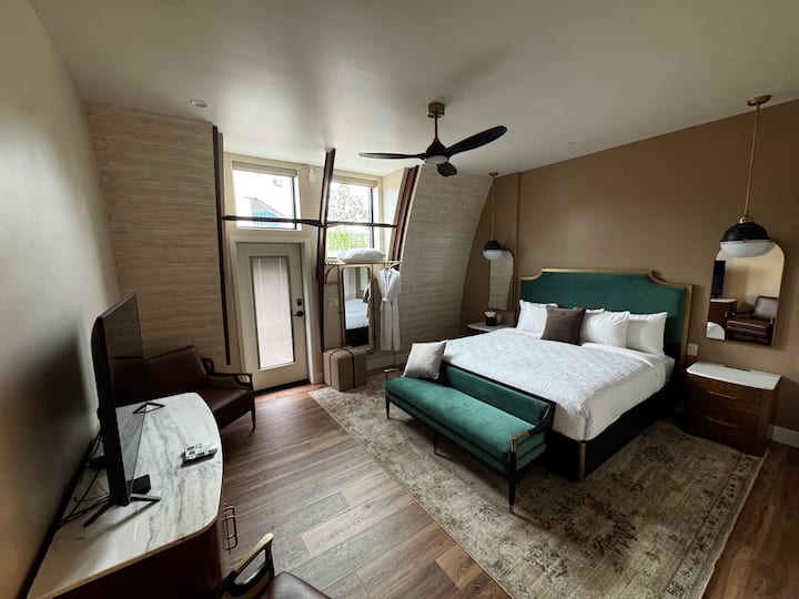 The Q Inn - Historical Stay Superior King - Morro Bay, CA