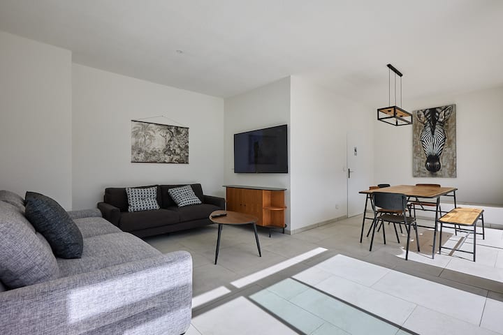 Spacieuse Maison De Ville Avec Patio, Calme, Clim - Draguignan