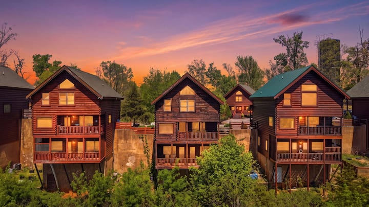 Picturesque Mtn Escape: Hot Tub, Pool, Game Room! - Sky Rider, Pigeon Forge