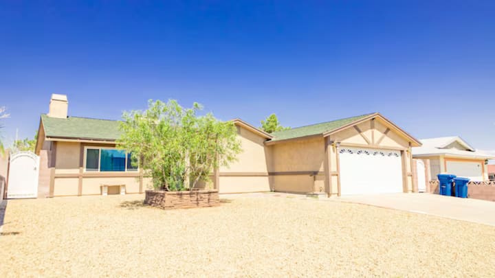 Royal Retreat | Henderson Escape Near The Strip - Las Vegas, NV