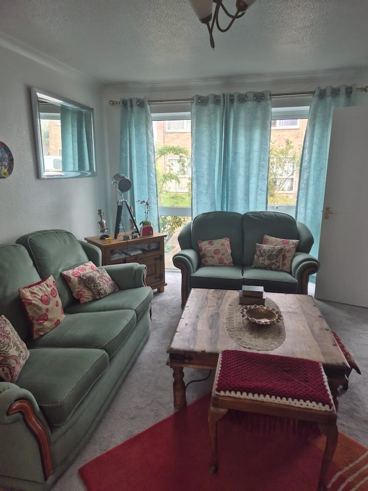 Rooms On Rent In A Beautiful 3bhk Property - 紐馬克特