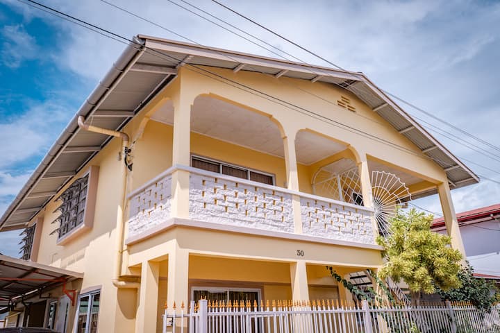 Tropische Woning Met Balkon | Paramaribo Zuid - Suriname