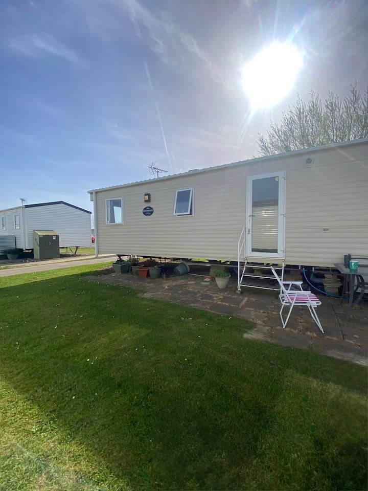 3-bedroom 2-bathroom Caravan By The Sea - Whitstable