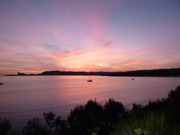 T3 Front De Mer, Avec Balcon Et Accès Plage Direct - Saint-Cyr-sur-Mer