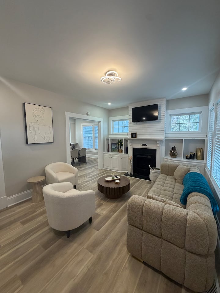 The Howeland House | Renovated + Walkable Location - Danville, VA