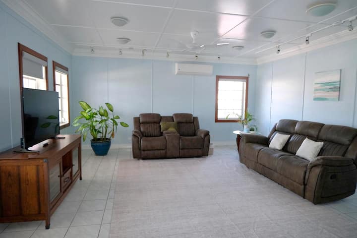 Villa Tequila - 6 Bedrooms Beach House - Nassau
